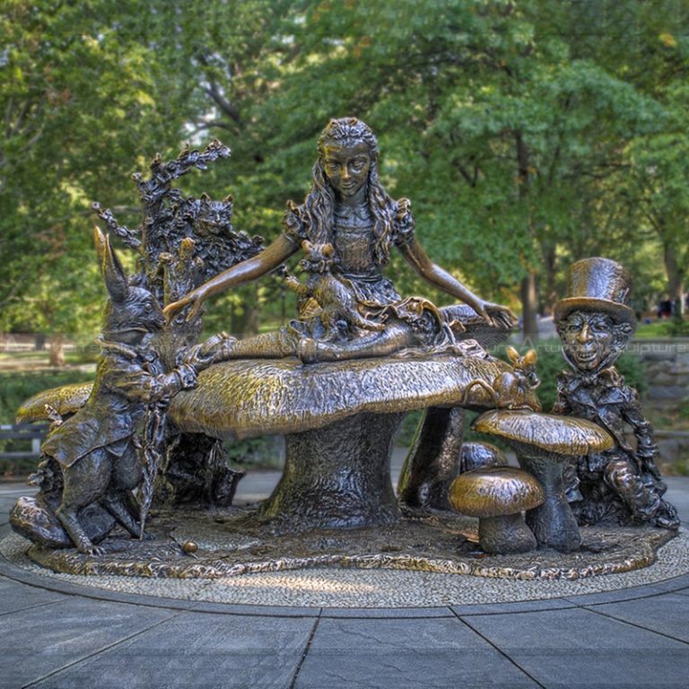 Alice Wonderland Statue
